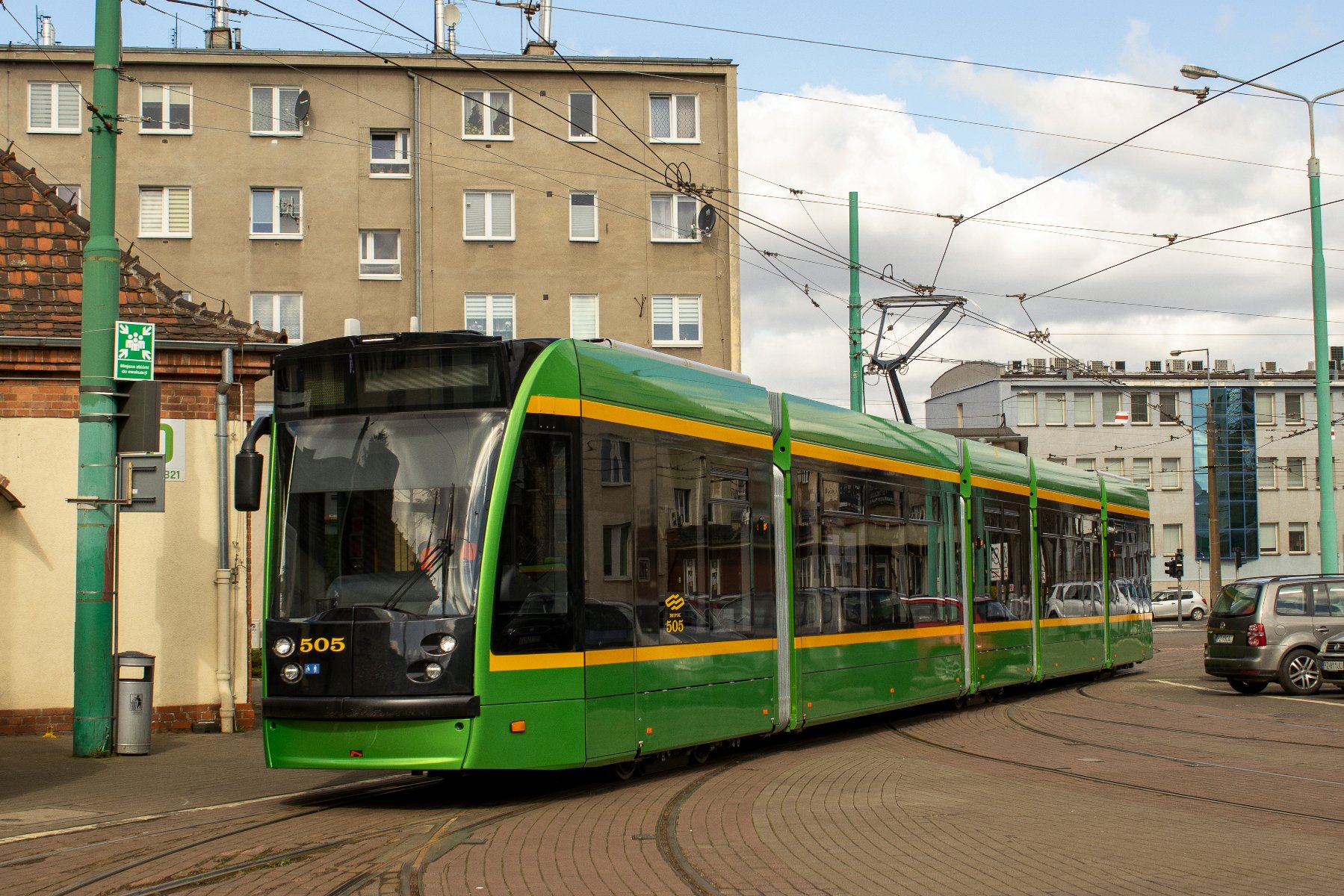Tramwaj Combino z panelami fotowoltaicznymi - Aktualności | Info | Poznan.pl